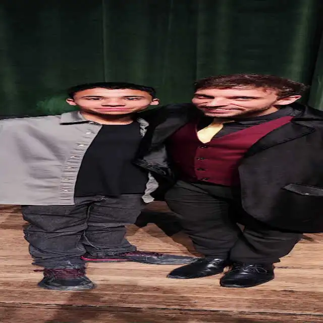 A Dupla Vida de Léo Lins: Comediante e Programador